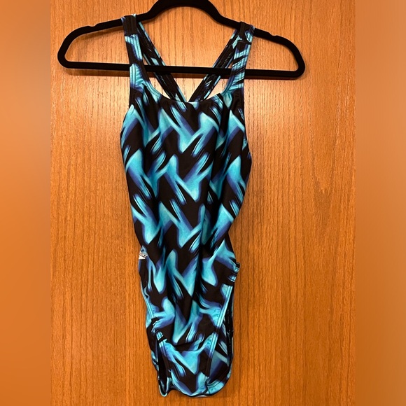 Speedo | Swim | Speedo Swim Suit Racer Back With Keyhole Style Size 38 ...